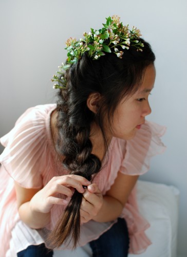 Creativity and tweens: Making Foliage Crowns - We Are Scout