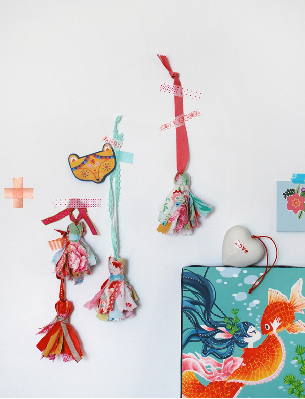 TUTORIAL :: Make sweet scrap fabric tassels - We Are Scout