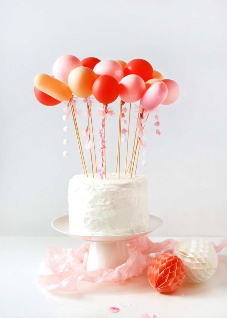 Craft tutorial: DIY tassel balloon cake topper - We Are Scout
